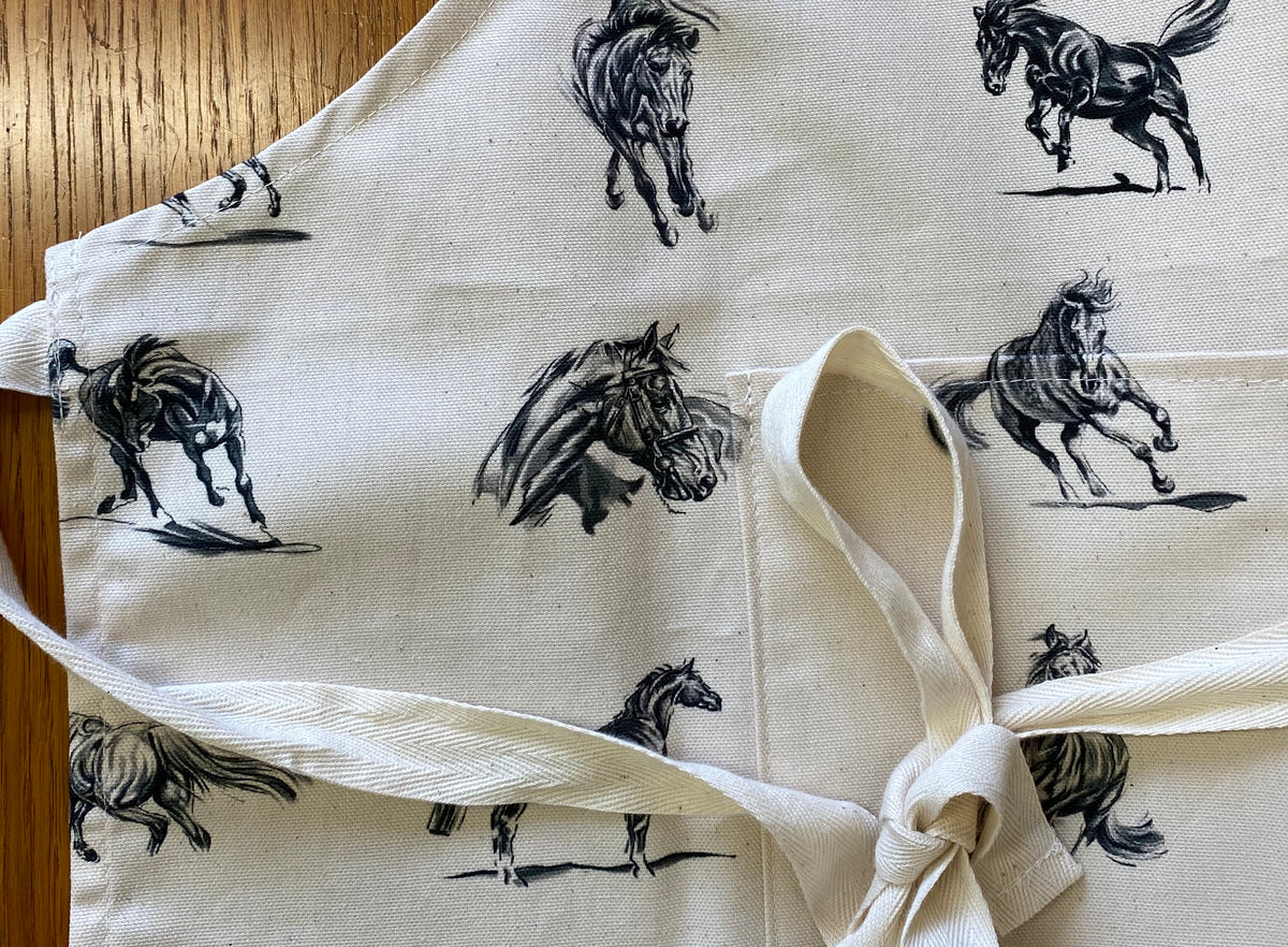 Linen Horse Apron – Louise Mizen Ferguson